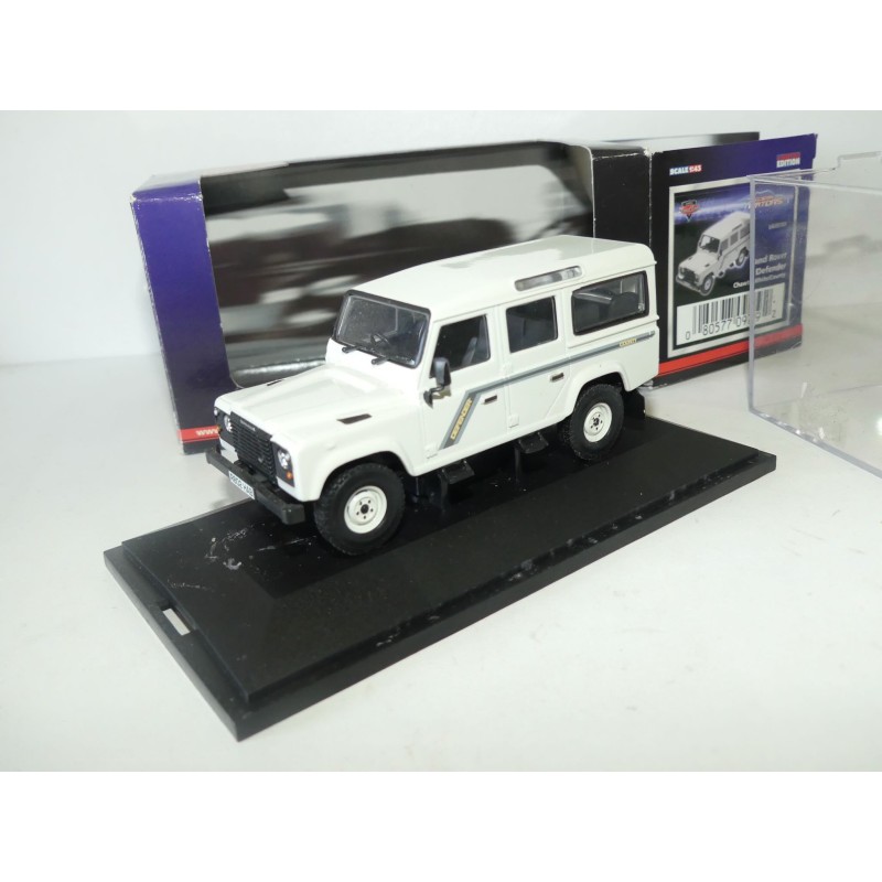 LAND ROVER DEFENDER Blanc VANGUARDS VA09709 1:43 de reference VA09709
